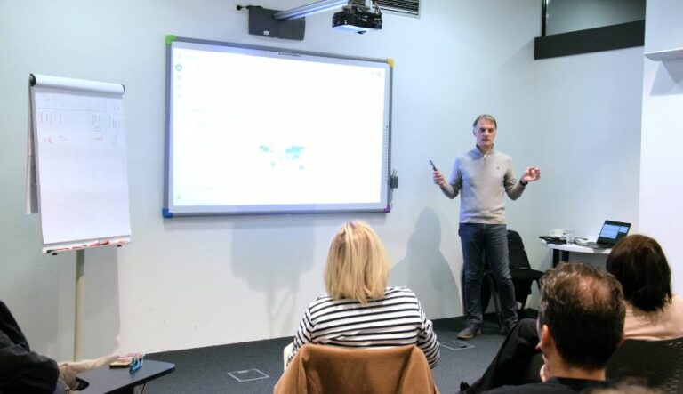 Koje su nove dimenzije i metrike u Google Analytics 4? – Plavi ured